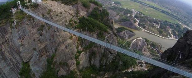 Israelis build world's biggest glass bridge - SA Jewish Report