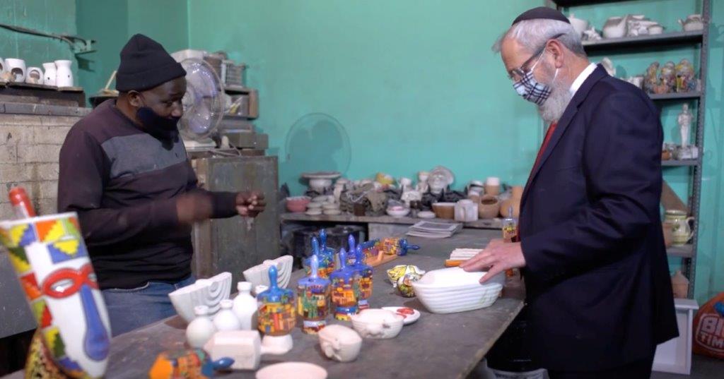 Rabbi and craftsman perfect the art of charity - Jewish Report