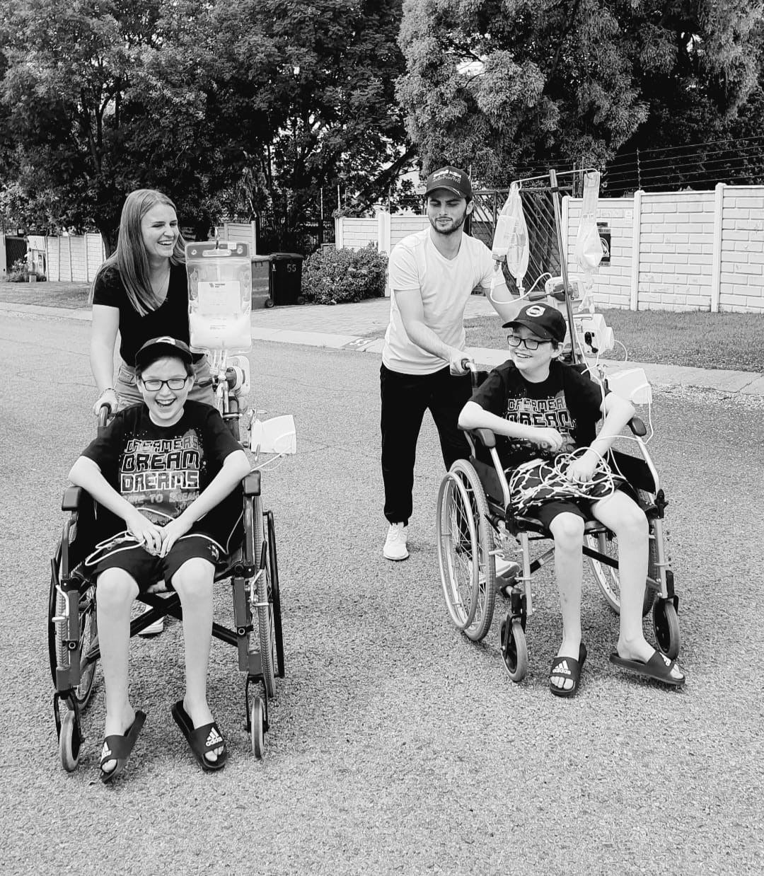 Supremely talented and extremely ill – Sim twins fight on - SA Jewish ...