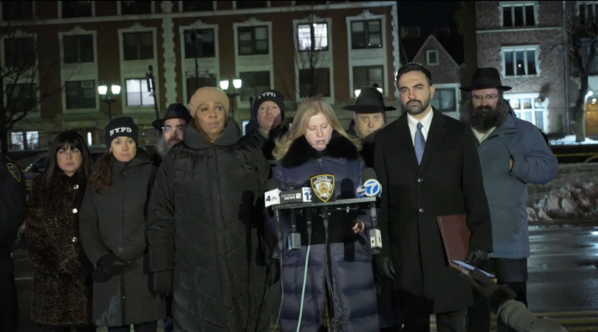 Man arrested after ramming car into 770 Eastern Parkway, Chabad’s ...